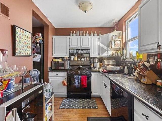 house with 3 bedroom, Edgewater NJ DLS102442549