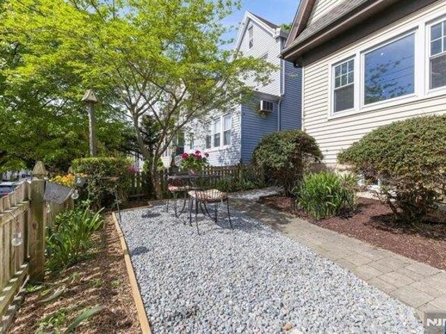 house with 3 bedroom, Edgewater NJ DS102707985