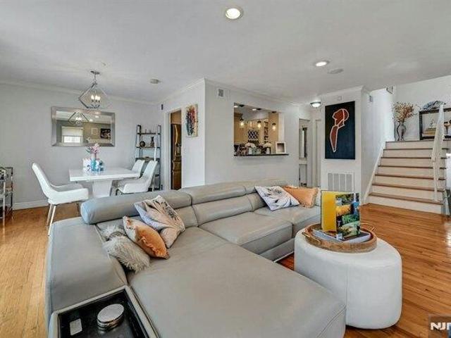 house with 3 bedroom, Edgewater NJ DS104113393