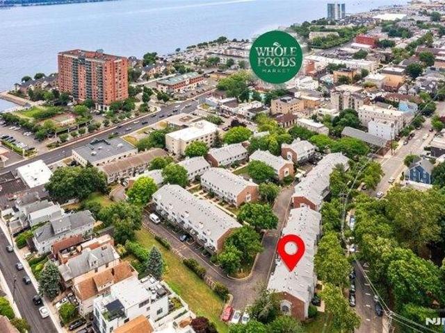 house with 3 bedroom, Edgewater NJ ES104407548