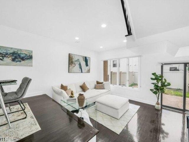 house with 3 bedroom, Edgewater NJ ES105142672