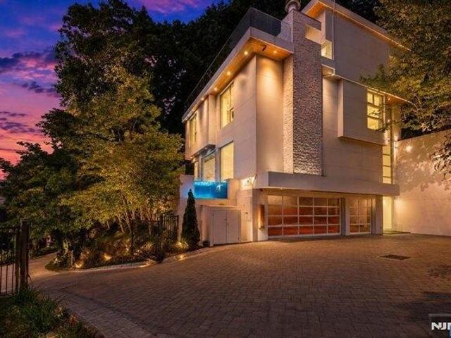 house with 3 bedroom, Edgewater NJ ES105205244