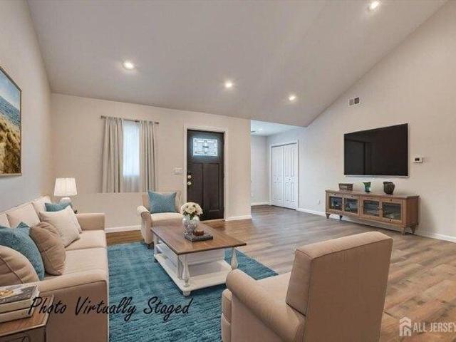 house with 3 bedroom, Edison NJ DS102561411