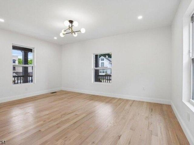 house with 3 bedroom, Edison NJ ES105176350