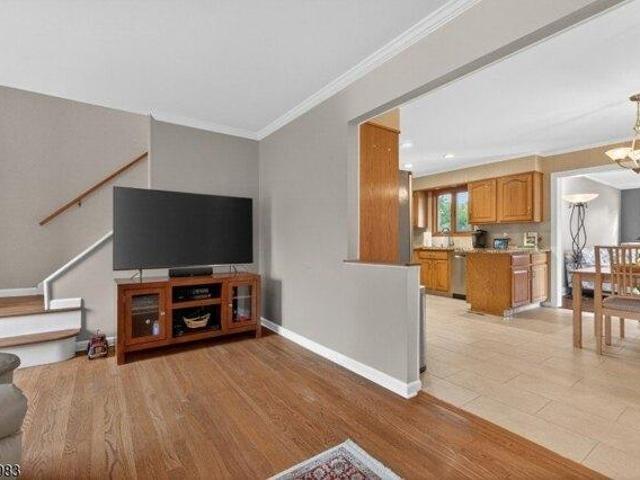 house with 3 bedroom, Edison NJ ES105192845