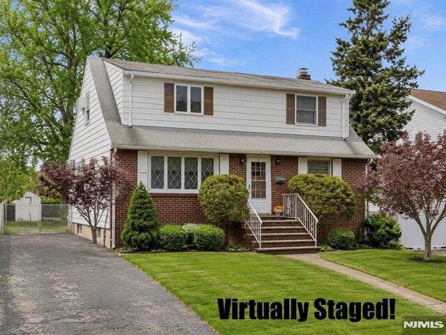 house with 3 bedroom, Elmwood Park NJ DS102584828