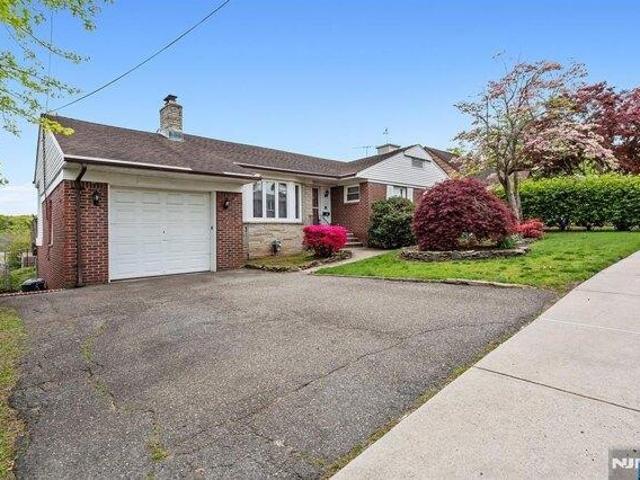 house with 3 bedroom, Elmwood Park NJ DS102213374