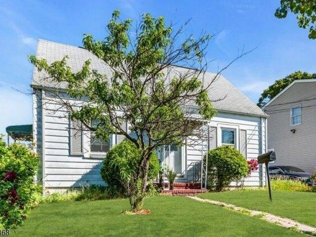 house with 3 bedroom, Elmwood Park NJ ES104852289