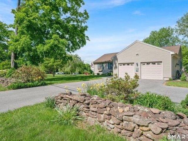 house with 3 bedroom, Ellington CT DLS103101123