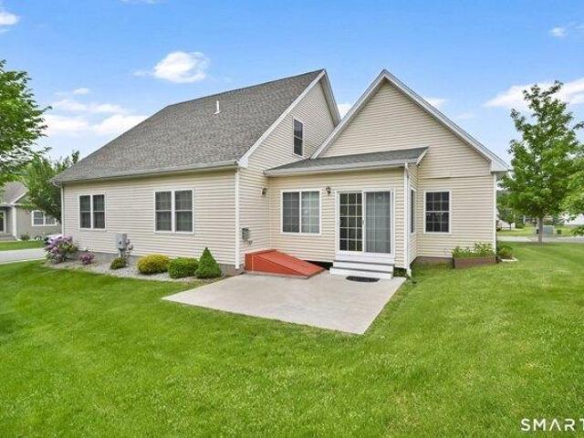 house with 3 bedroom, Ellington CT DLS103102084