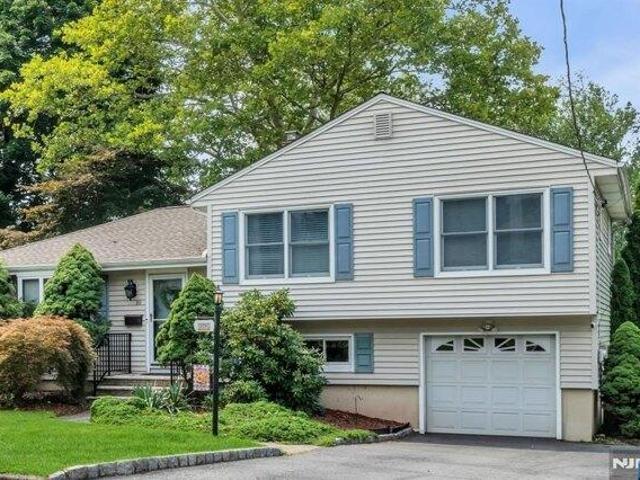 house with 3 bedroom, Emerson NJ ES105203622