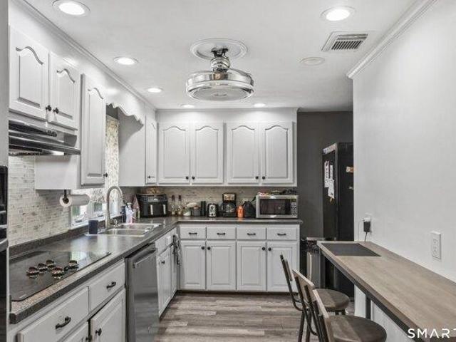 house with 3 bedroom, Enfield CT DS104238026