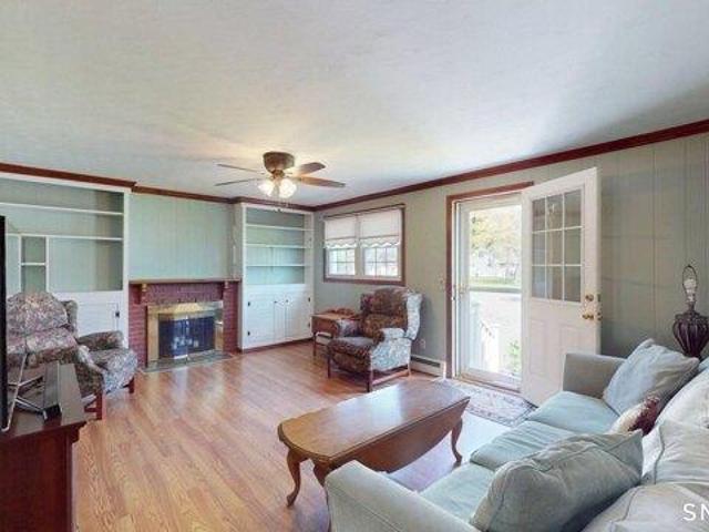 house with 3 bedroom, Enfield CT DS102585509