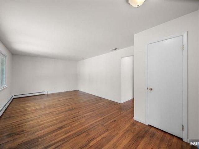 house with 3 bedroom, Englewood Cliffs NJ ES104898186