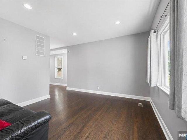 house with 3 bedroom, Englewood NJ ES102828782