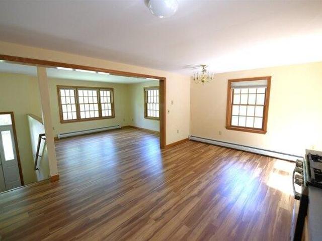 house with 3 bedroom, Essex Junction VT ES104076351