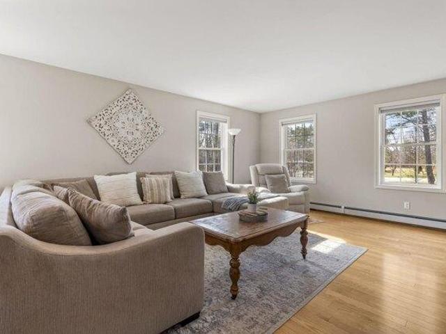 house with 3 bedroom, Epping NH ES103020015