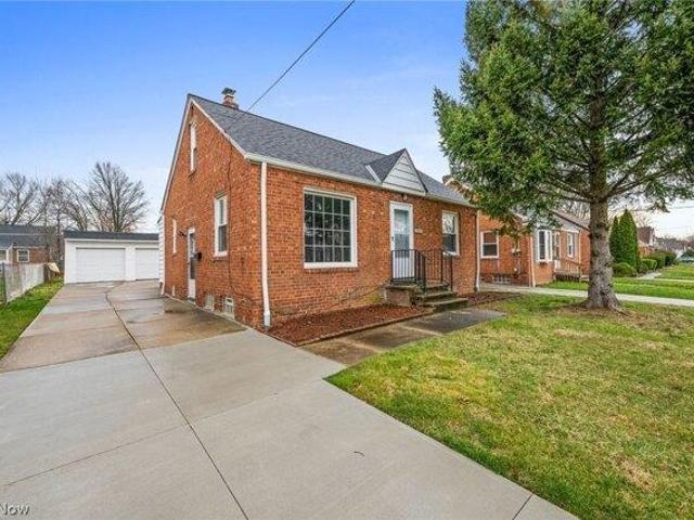 house with 3 bedroom, Euclid OH DLS88247303