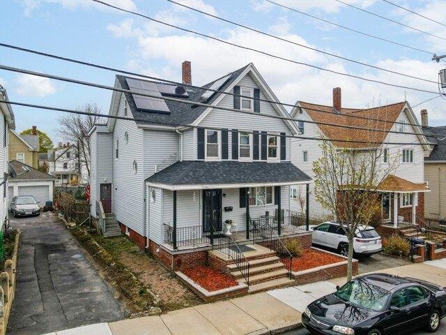 house with 3 bedroom, Everett MA DLS101659084
