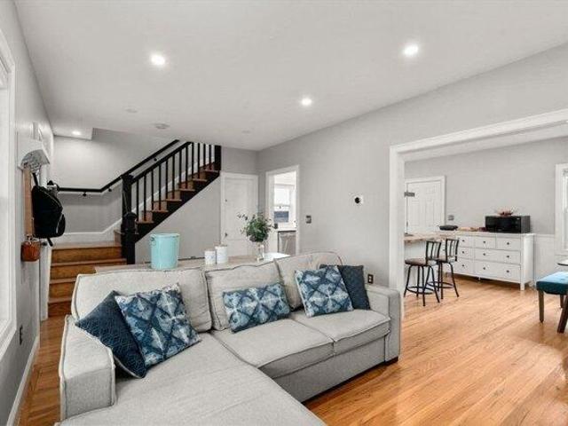 house with 3 bedroom, Everett MA DLS103070352