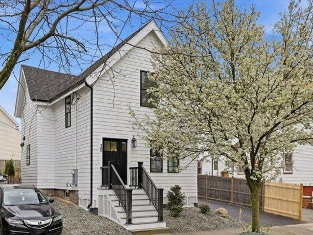 house with 3 bedroom, Everett MA DS102725127