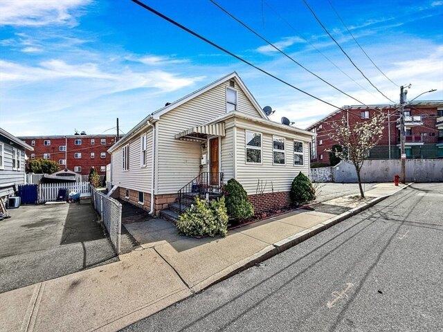 house with 3 bedroom, Everett MA DS102725636