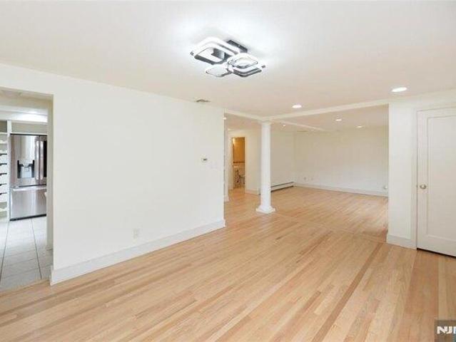house with 3 bedroom, Fair Lawn NJ DS104375902