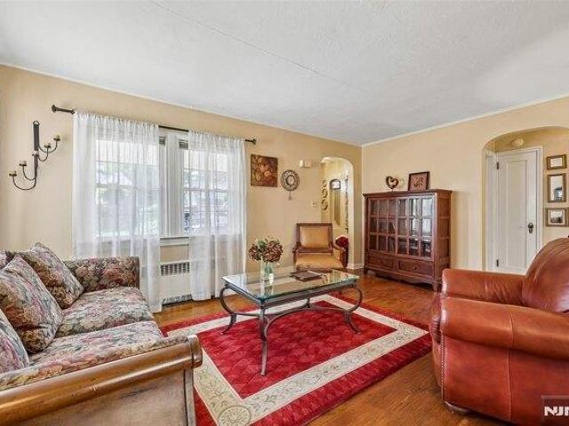 house with 3 bedroom, Fair Lawn NJ ES104540667