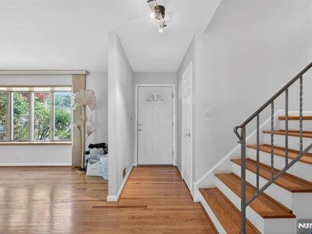 house with 3 bedroom, Fair Lawn NJ ES104762198