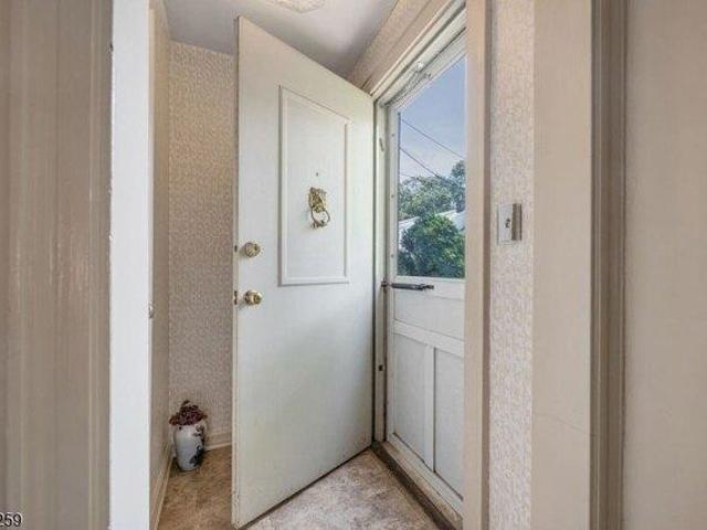 house with 3 bedroom, Fair Lawn NJ ES104189413