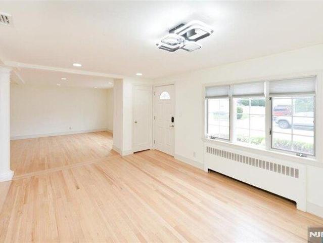 house with 3 bedroom, Fair Lawn NJ ES104375902