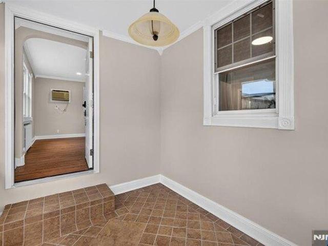 house with 3 bedroom, Fair Lawn NJ ES105172215
