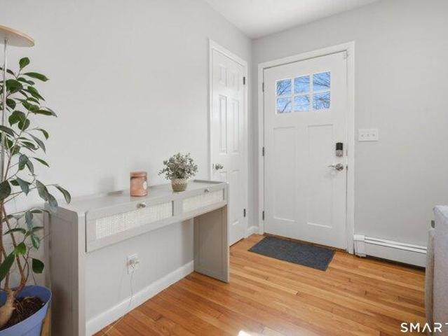 house with 3 bedroom, Fairfield CT DLS102216161