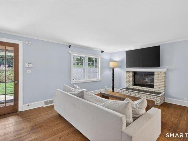 house with 3 bedroom, Fairfield CT DLS102708005