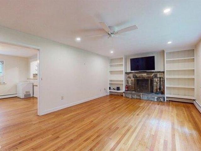 house with 3 bedroom, Fairfield CT DLS102725279