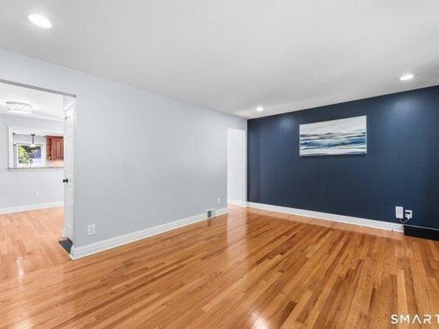 house with 3 bedroom, Fairfield CT DS104332150