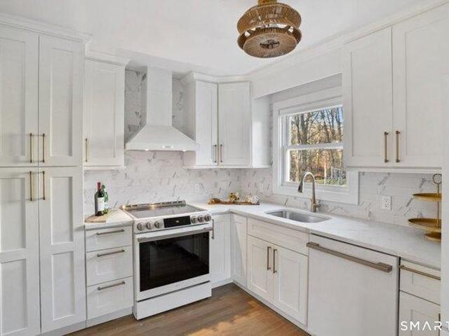 house with 3 bedroom, Fairfield CT ES105142637