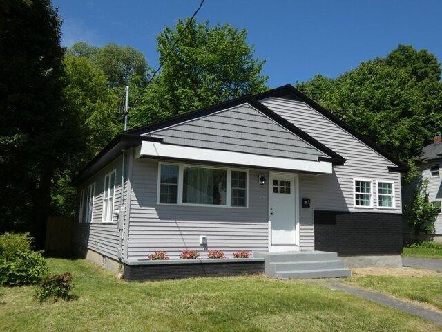 house with 3 bedroom, Fairfield ME DS103074813