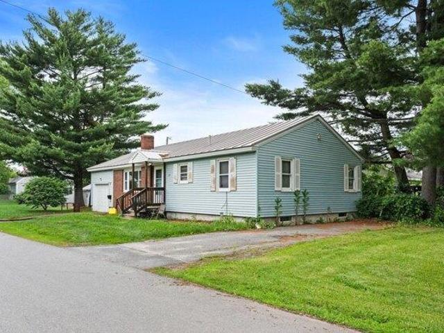 house with 3 bedroom, Fairfield ME DS104010079