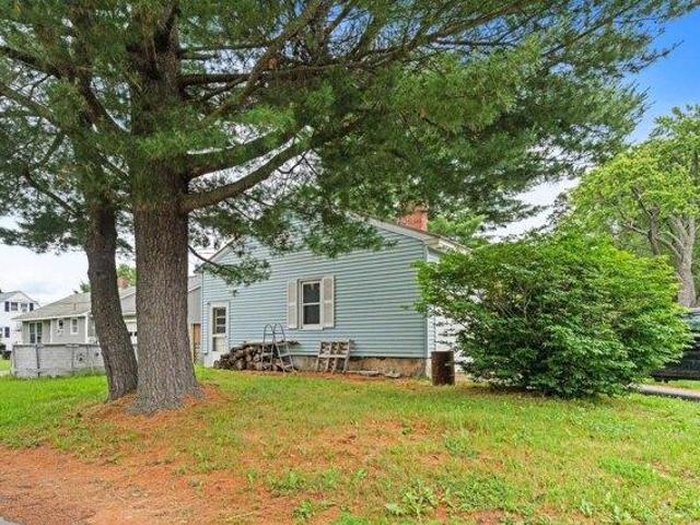 house with 3 bedroom, Fairfield ME ES105117474