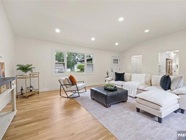 house with 3 bedroom, Fairfield NJ ES104810187