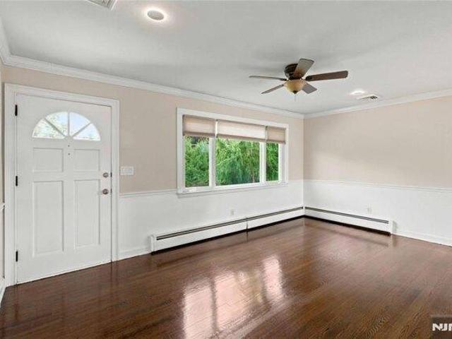house with 3 bedroom, Fairfield NJ ES105175283