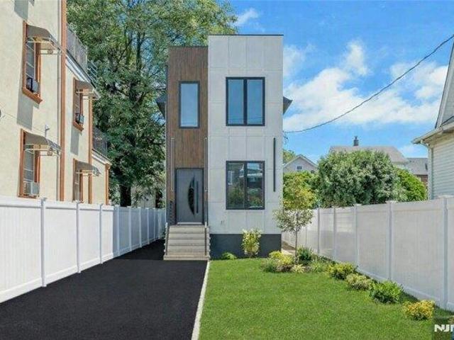 house with 3 bedroom, Fairview NJ ES104809492