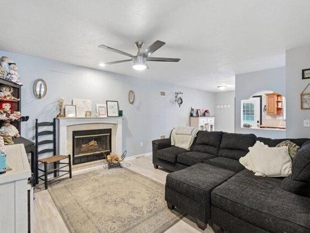 house with 3 bedroom, Fall River MA DLS102118960