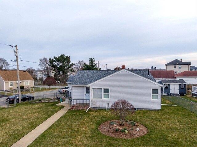 house with 3 bedroom, Fall River MA DLS102346413