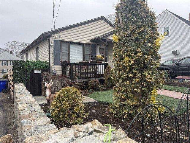 house with 3 bedroom, Fall River MA DLS102479397
