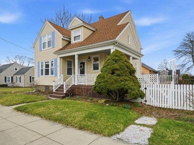 house with 3 bedroom, Fall River MA DLS102559563