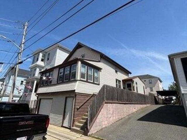 house with 3 bedroom, Fall River MA DS104192702