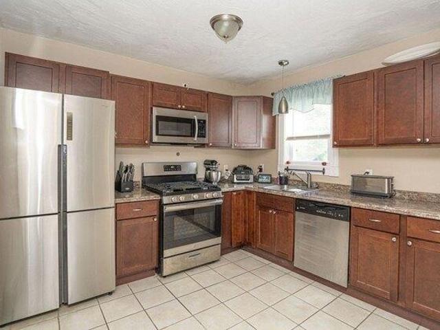 house with 3 bedroom, Fall River MA DS104234007