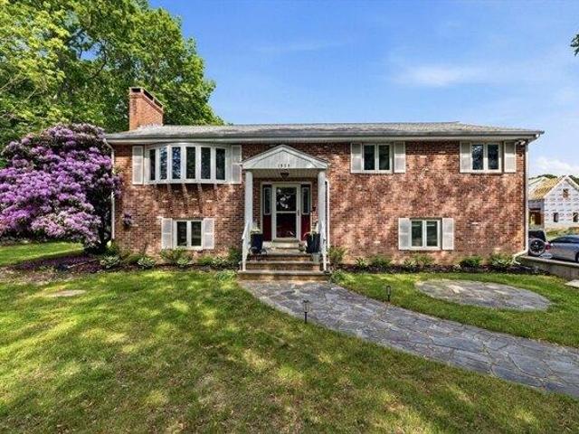 house with 3 bedroom, Fall River MA DS104263912